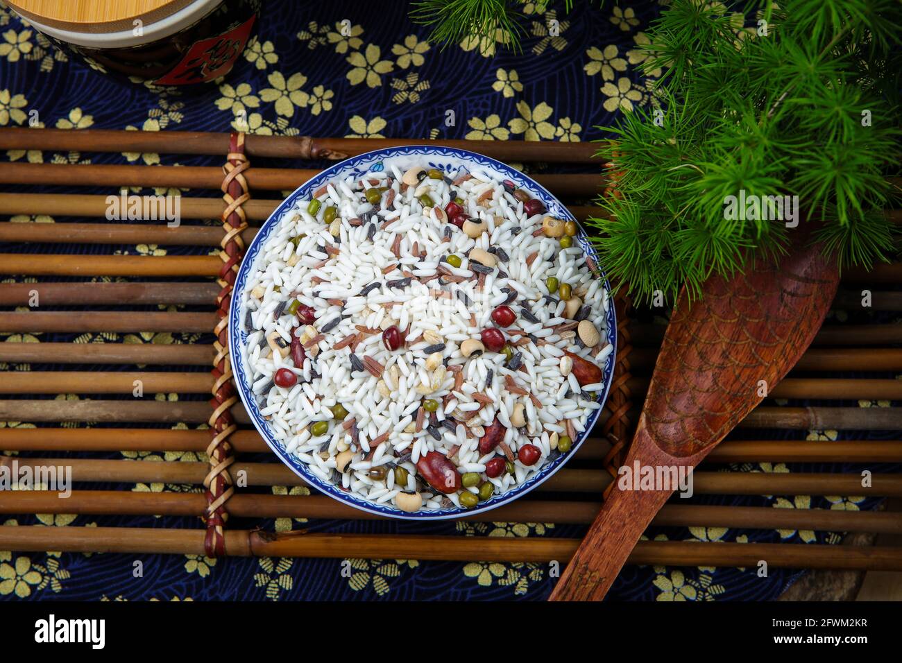 Eight objects eating hi-res stock photography and images - Alamy