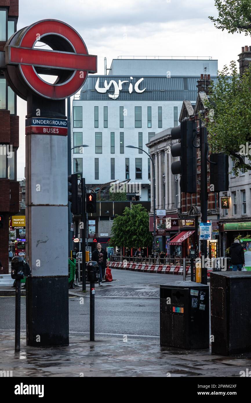 Hammersmith tube sign hi-res stock photography and images - Alamy