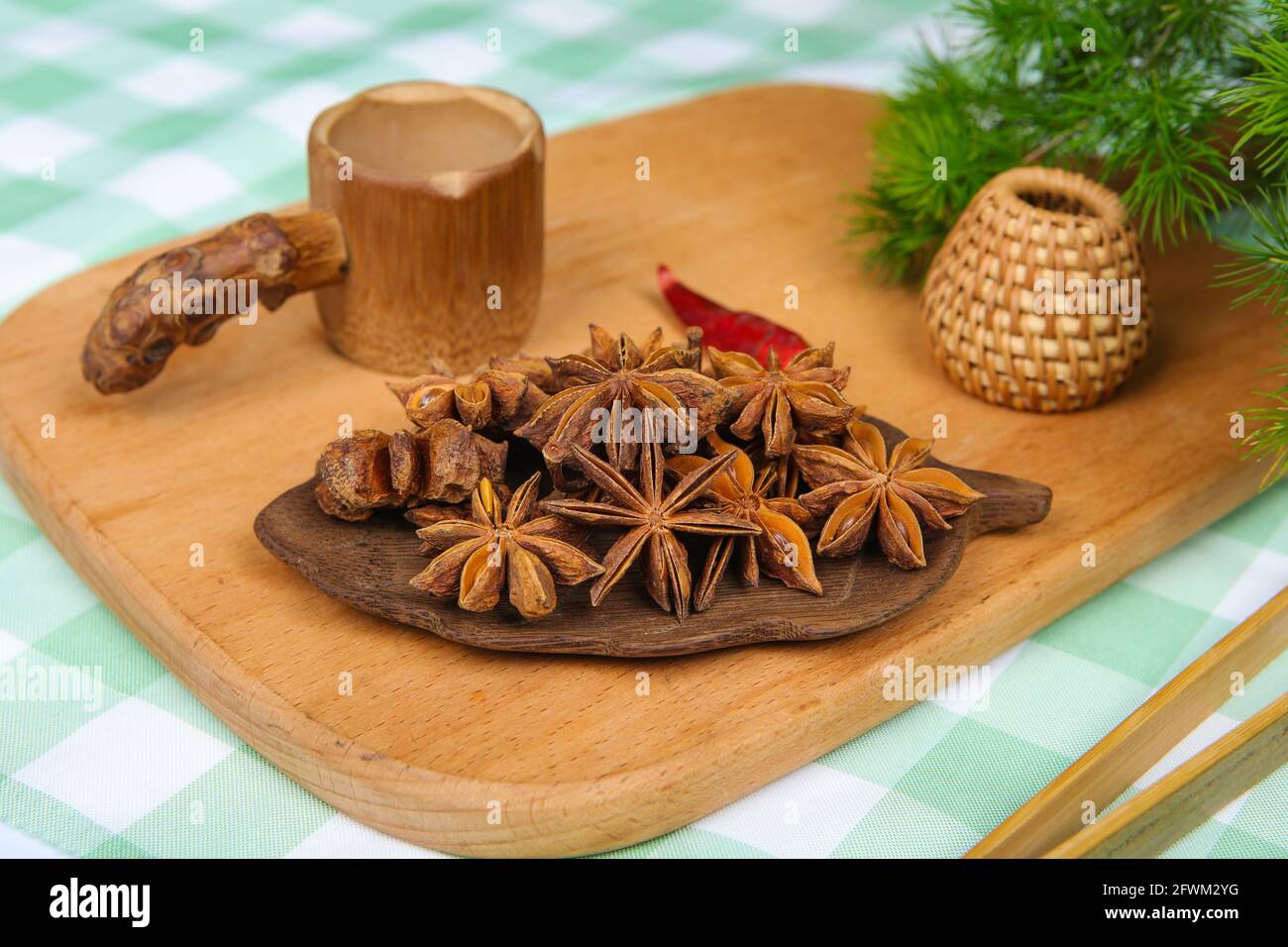 Octagon spice hi-res stock photography and images - Alamy