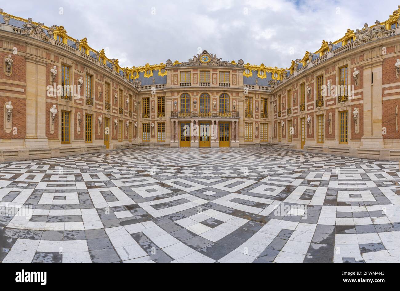 Marble court palace versailles versailles hi-res stock photography and ...