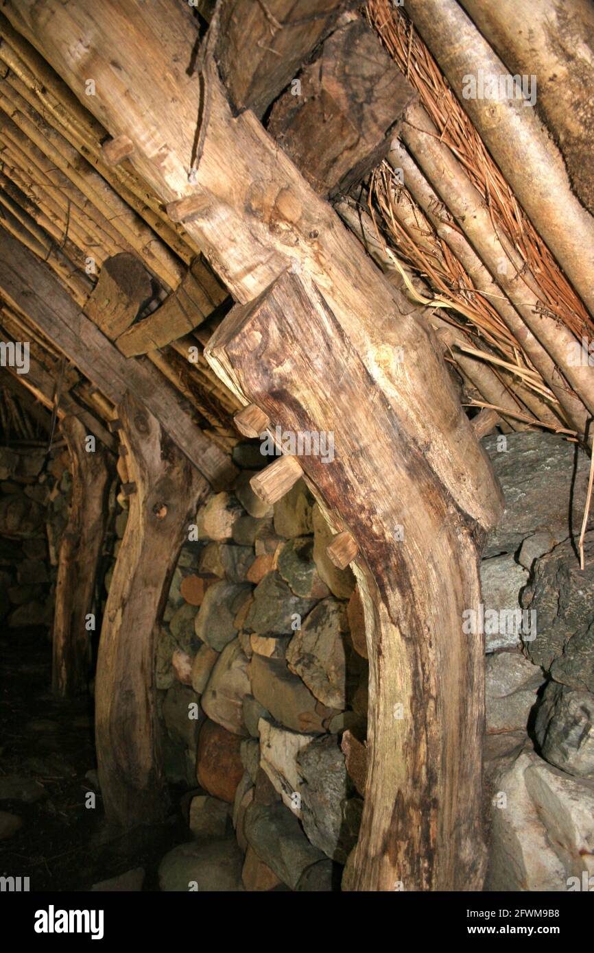 Cruck hi-res stock photography and images - Alamy