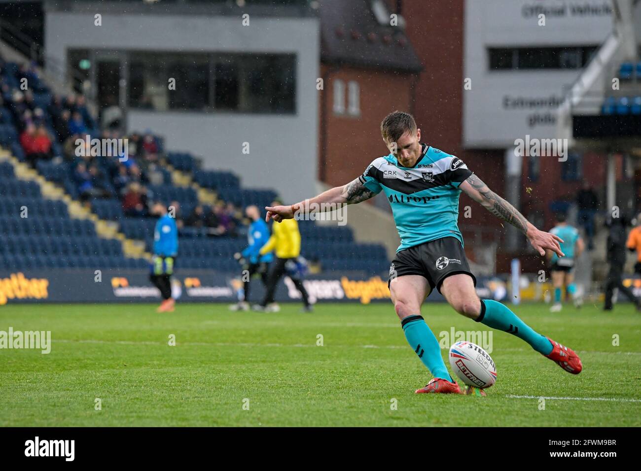 Marc Sneyd (7) of Hull FC successfully kicks a conversion to make it 8 ...