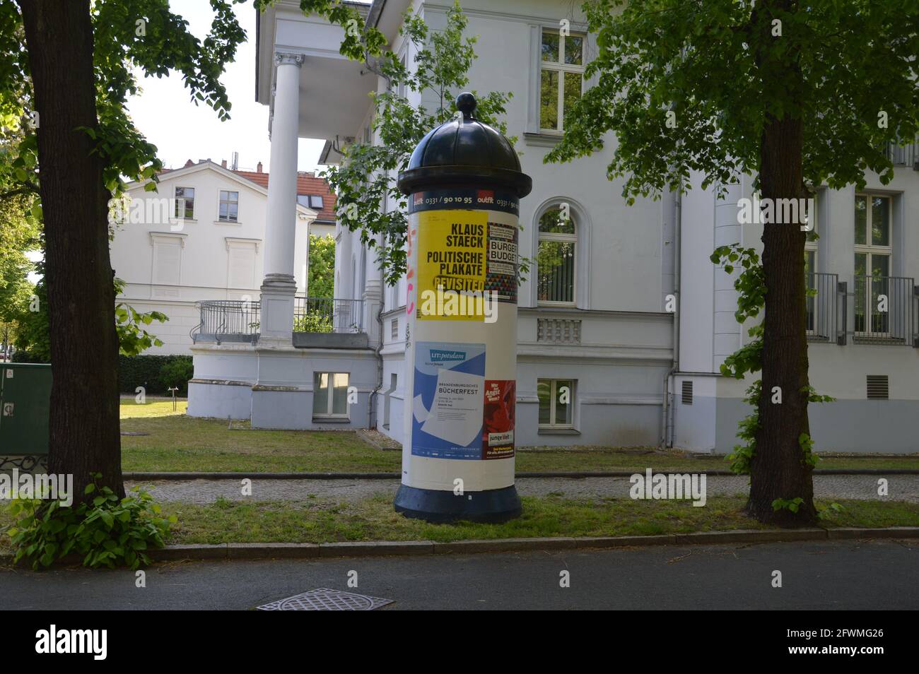 Germany outdoor advertising poster hi-res stock photography and images ...