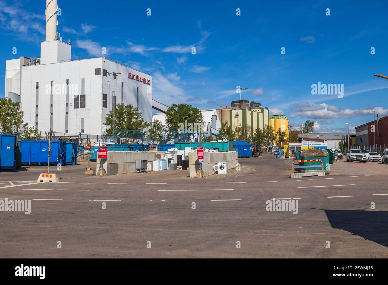 Waste recycling station street hi-res stock photography and images - Alamy