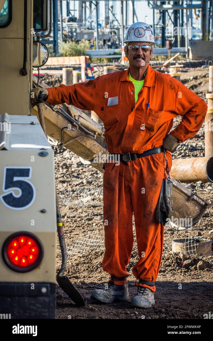 Industrial zone oil refinery workers hi-res stock photography and ...