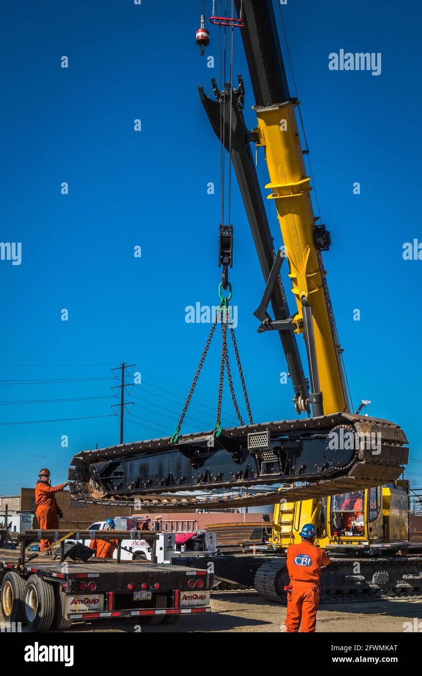 Oil refinery, industrial workers Stock Photo - Alamy