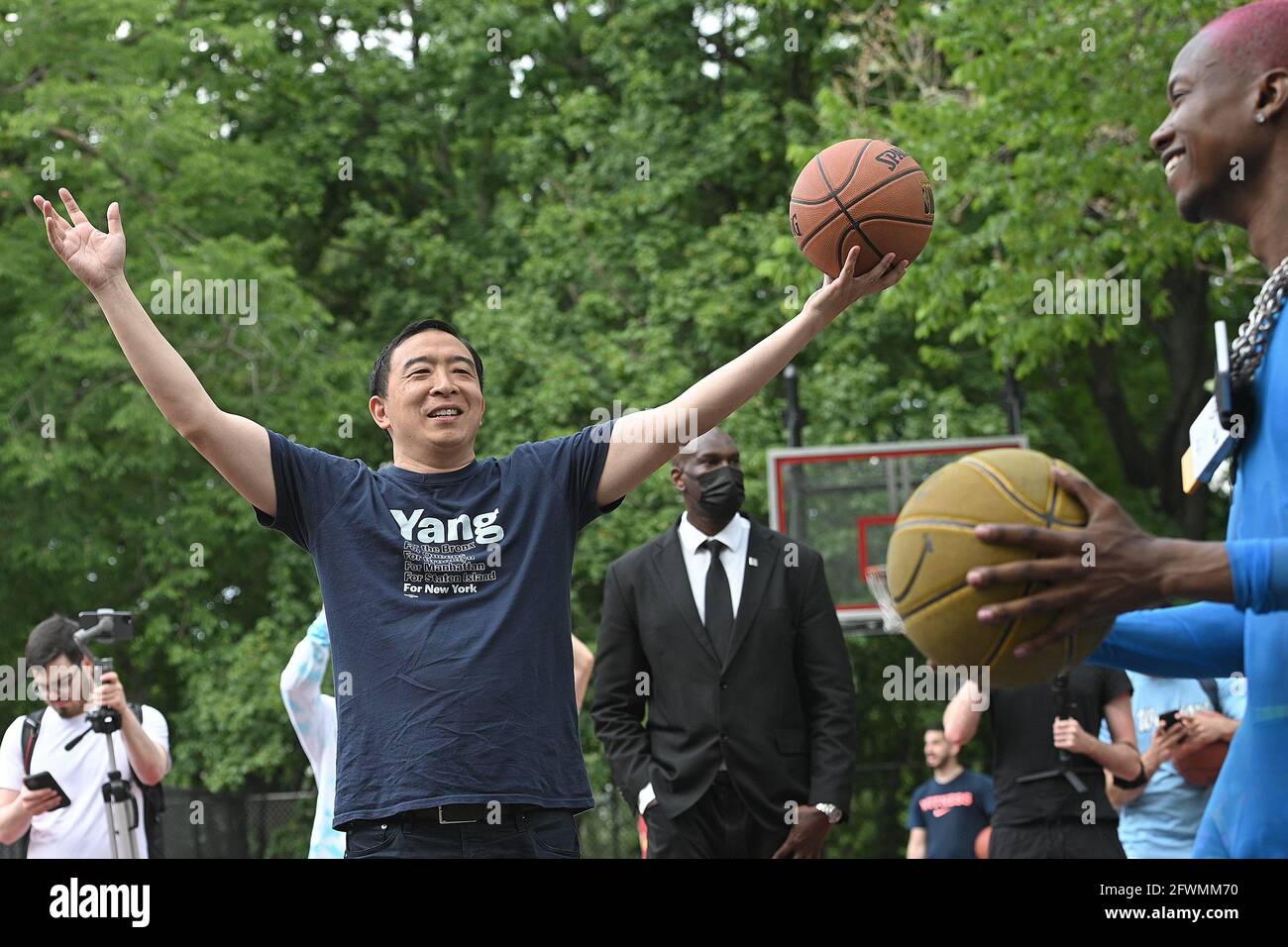 New York City Mayoral candidates Paperboy Prince and Andrew Yang ...