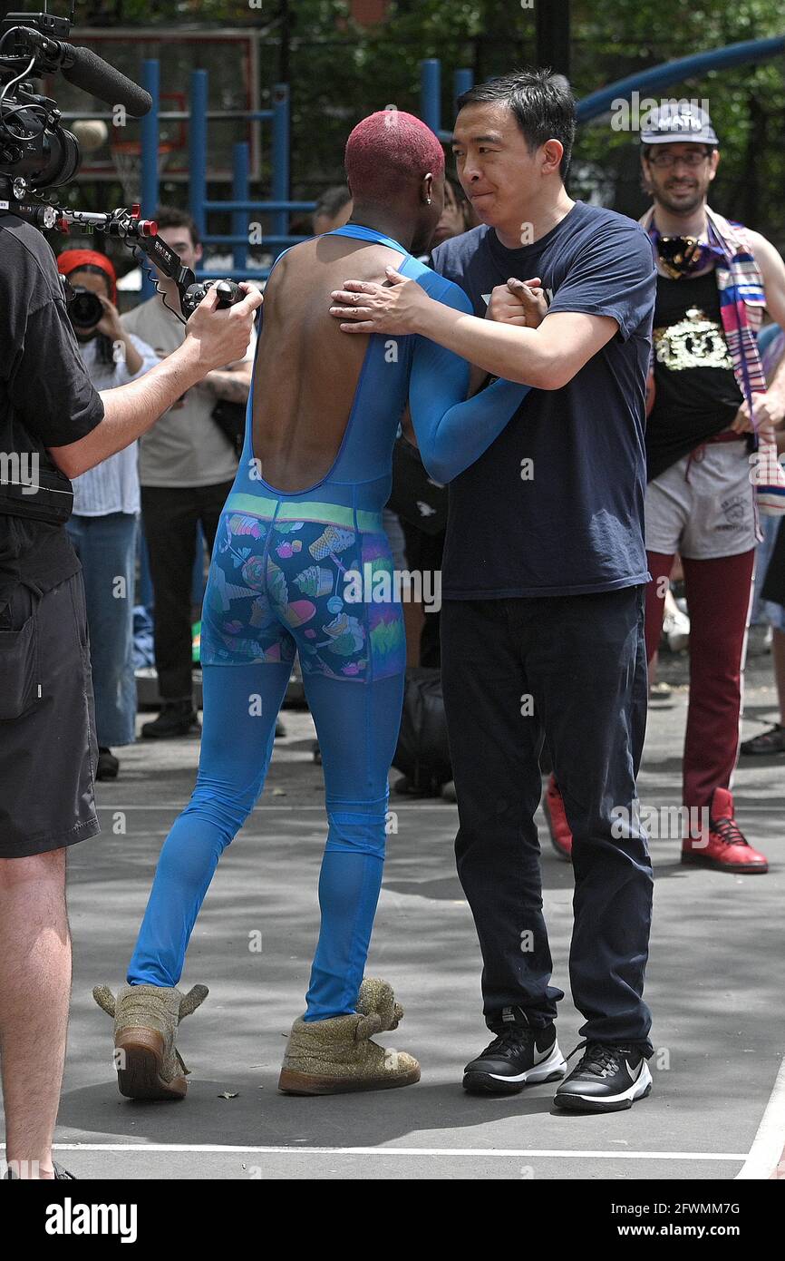New York City Mayoral candidates Paperboy Prince (l) and Andrew Yang (r ...