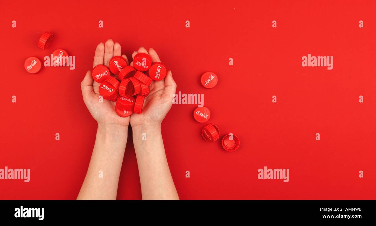 Coca cola metal cap hi-res stock photography and images - Alamy