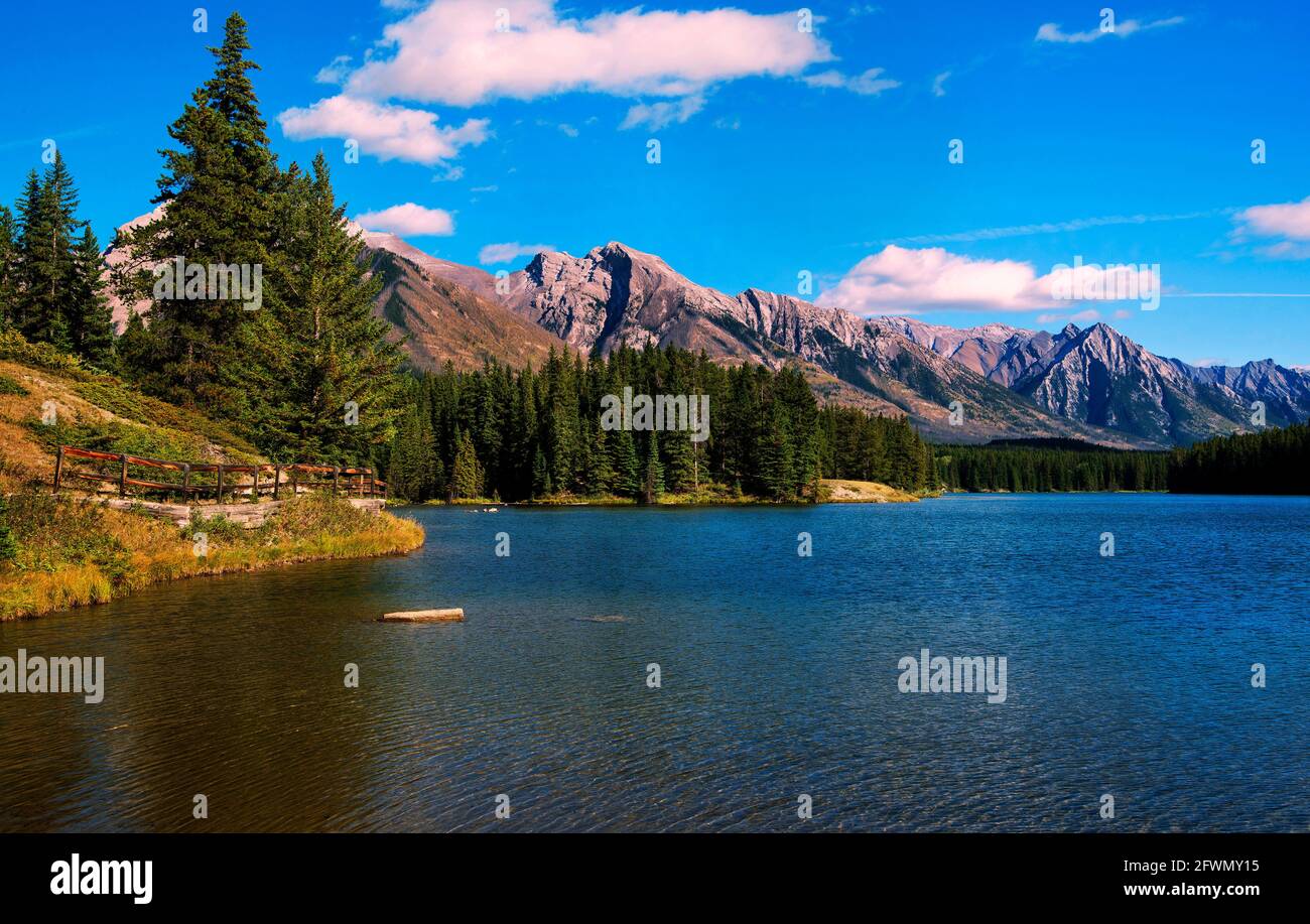 Johnson Lake, Banff National Park, Alberta, Canada Stock Photo - Alamy