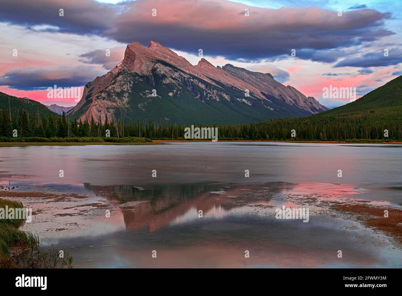 Sunset over Mount Rundle from Vermilion Lakes, Banff National Park ...