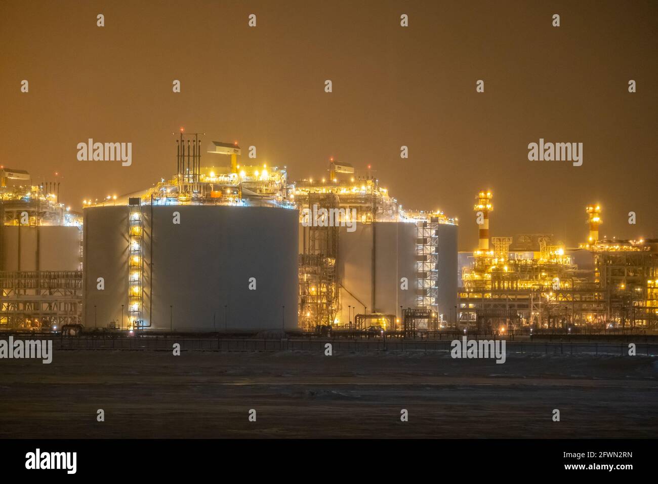 Natural gas processing plant hi-res stock photography and images - Alamy