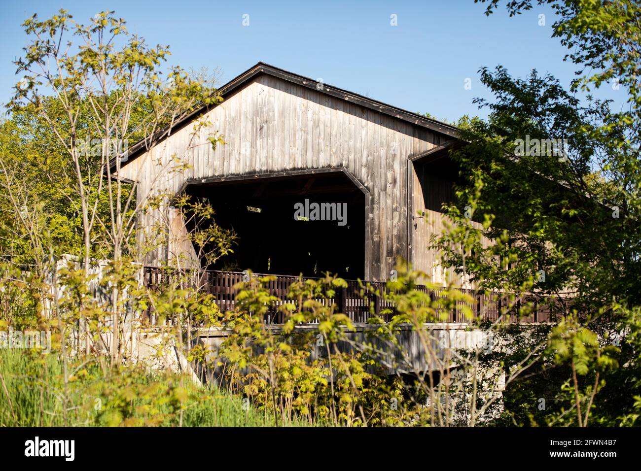 Us wooden covered bridge hi-res stock photography and images - Alamy