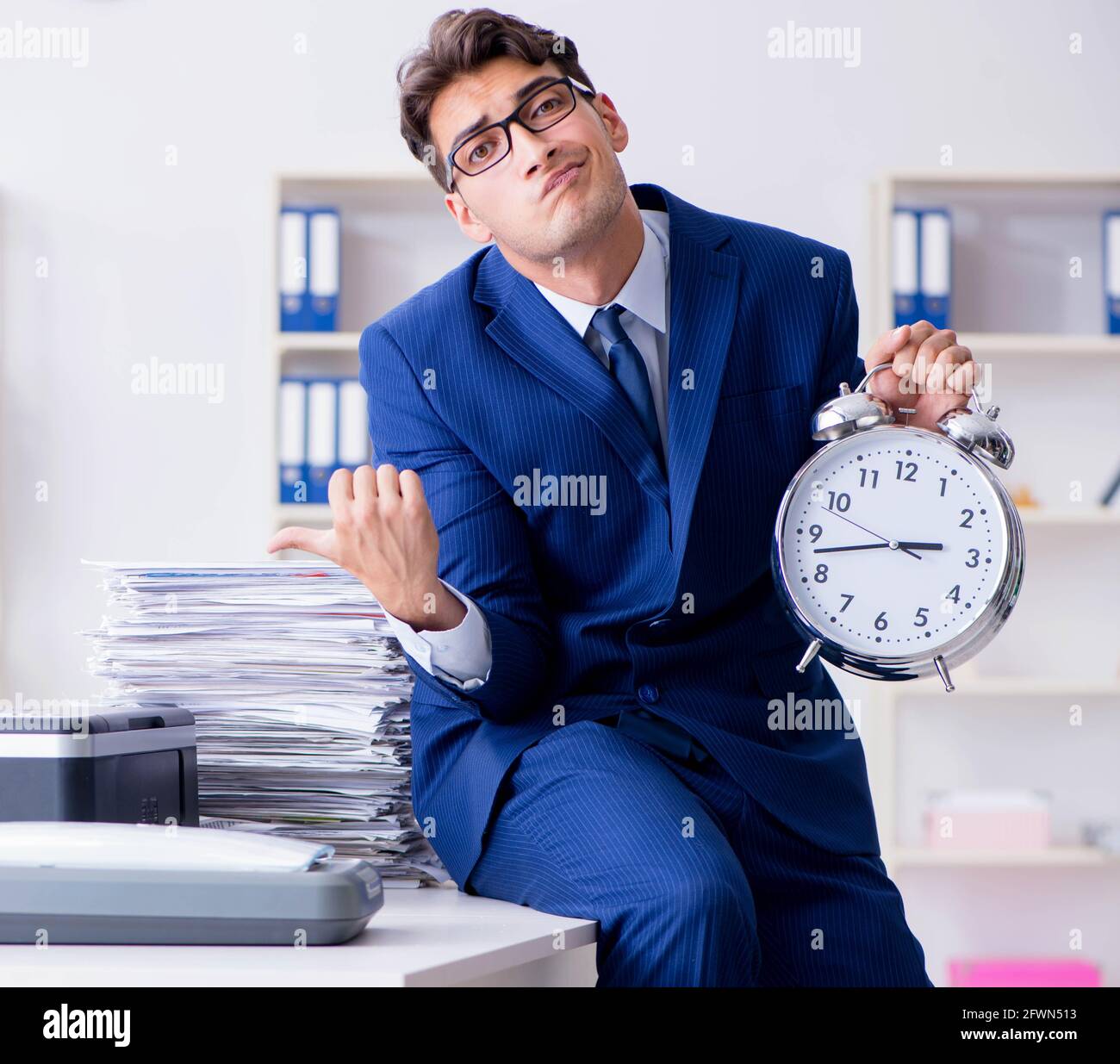 Making copies in office hi-res stock photography and images - Alamy