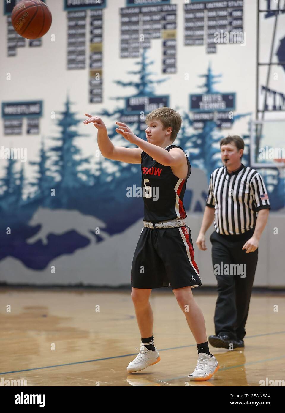 JV Basketball action with Moscow vs Lake City High School in Coeur d ...
