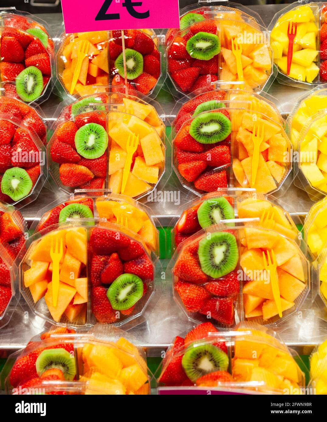 Tropical fruit display hi-res stock photography and images - Alamy