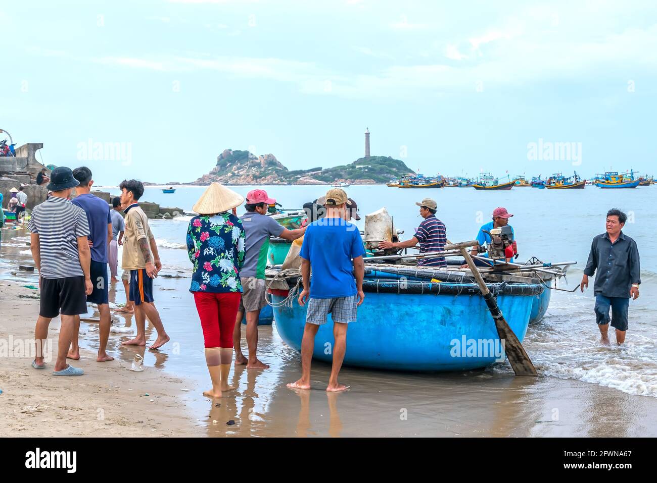 Fish market session seas scene people gathered inside basket fish sale ...