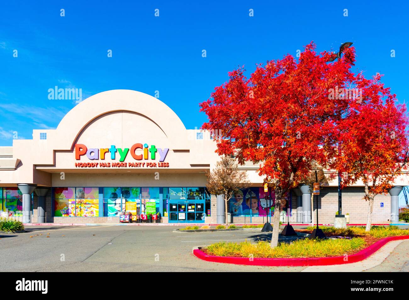 Party city exterior hi-res stock photography and images - Alamy