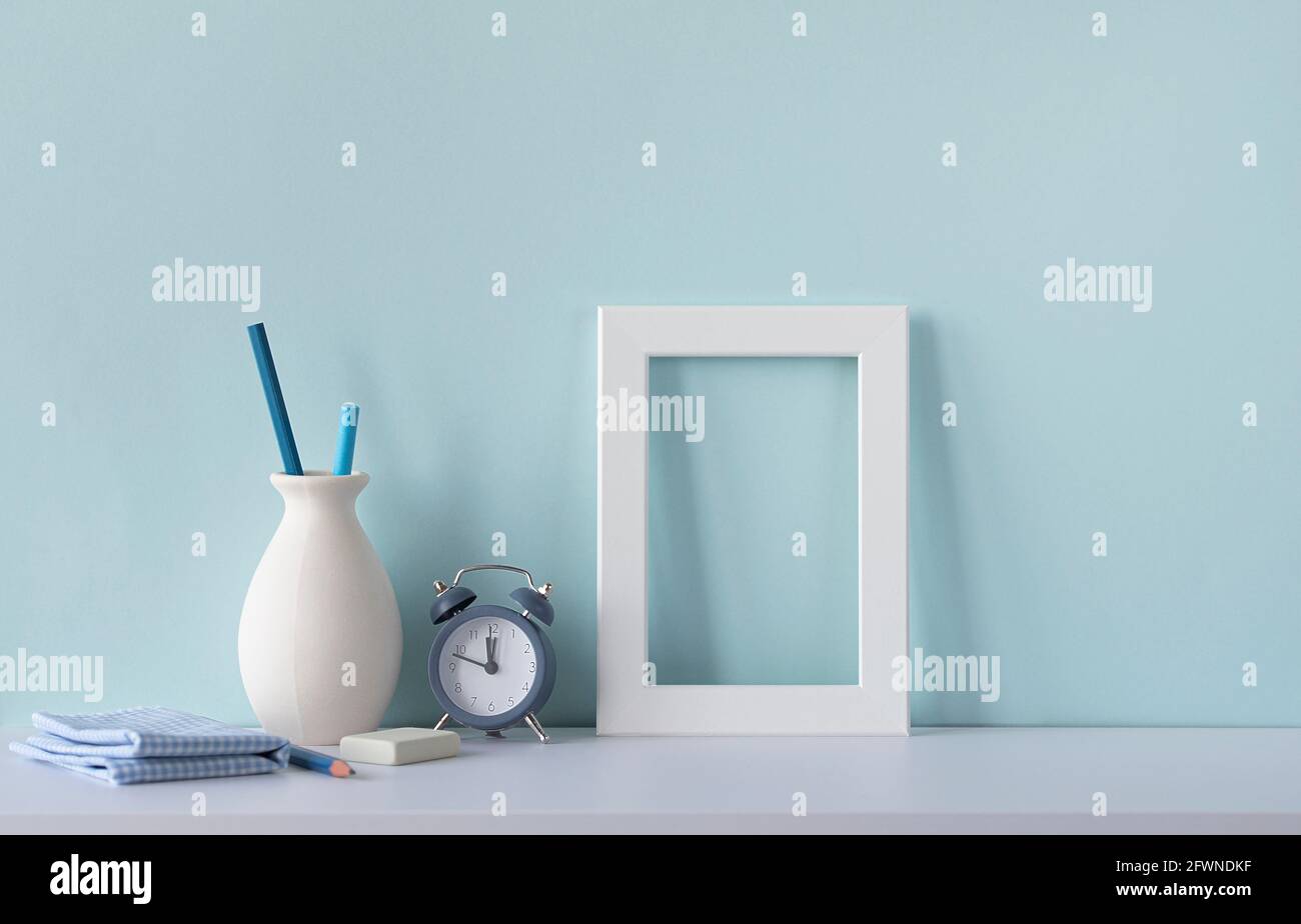 Blank frame place text hi-res stock photography and images - Alamy