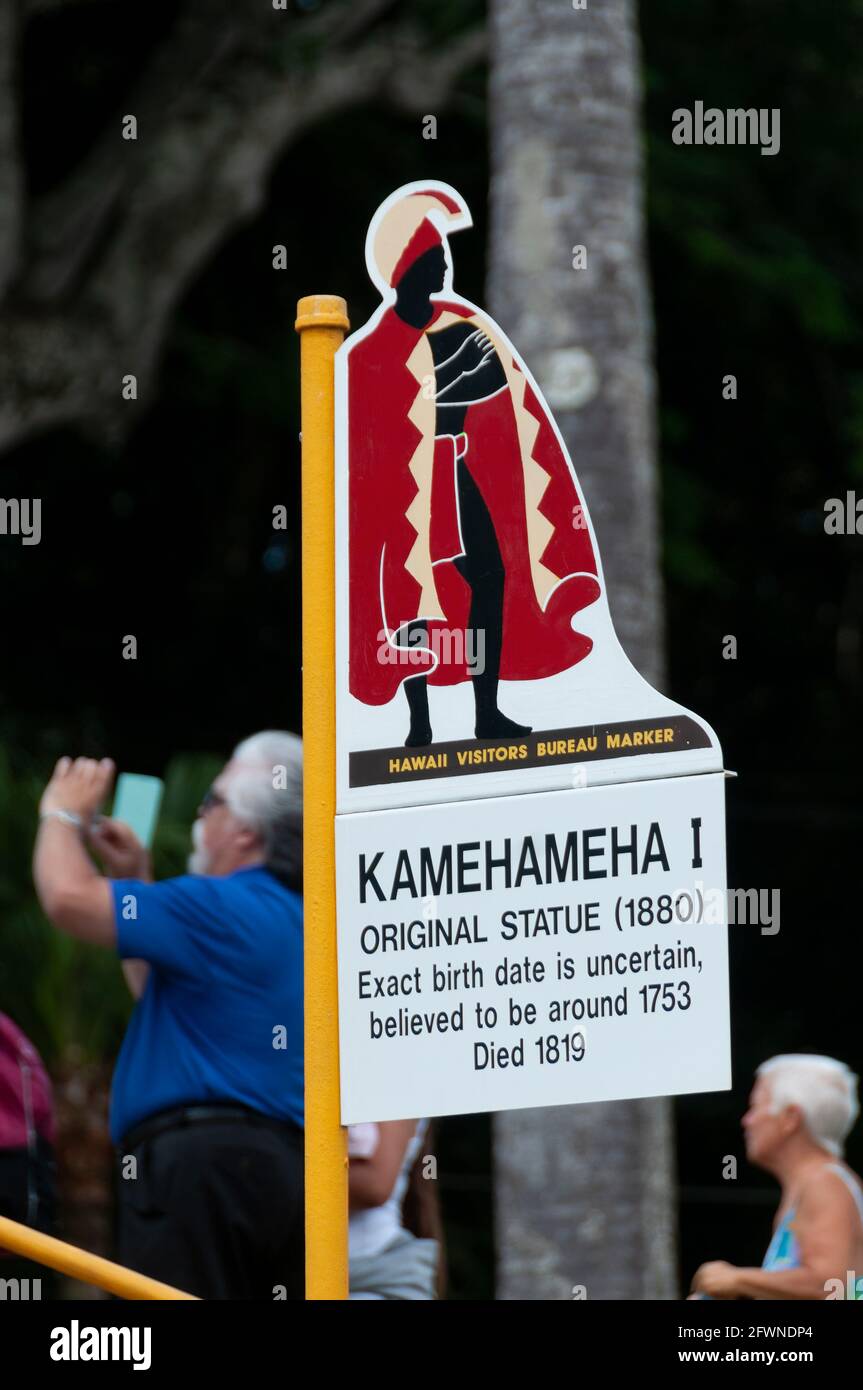 King kamehameha bronze statue tourist attraction marker hi-res stock ...
