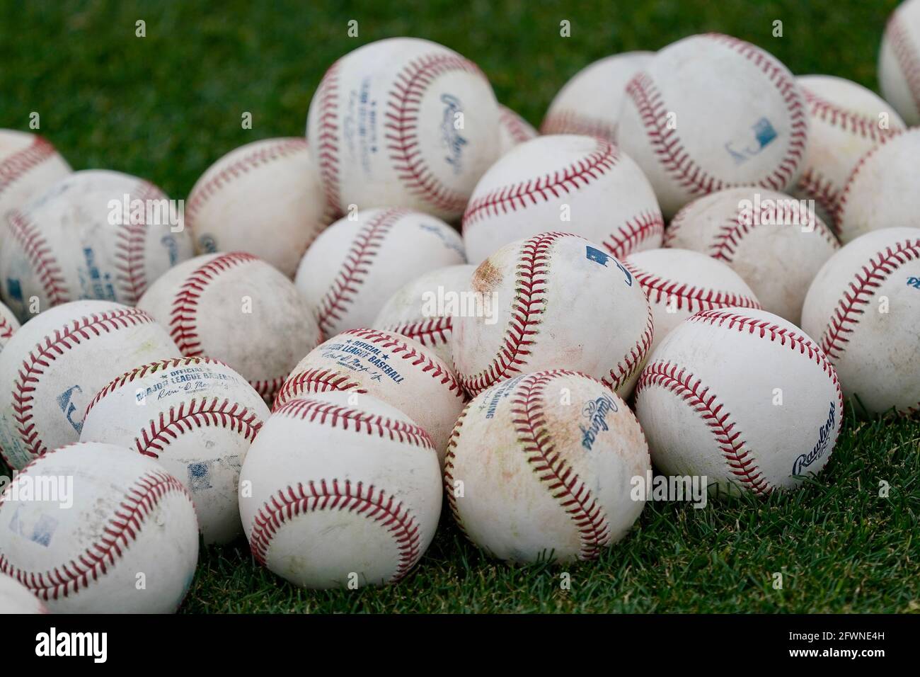 Infield grass hi-res stock photography and images - Alamy