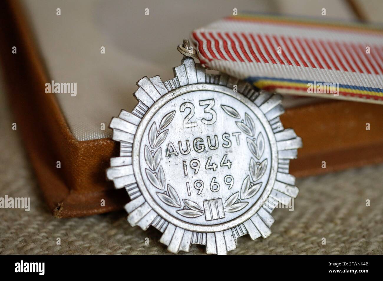 Victory sign party history hi-res stock photography and images - Alamy