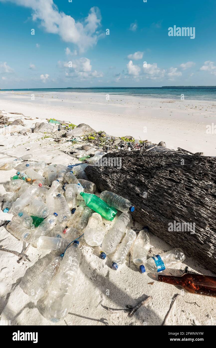 Bottles & waste on this lovely southern beach, an example of Indonesia ...