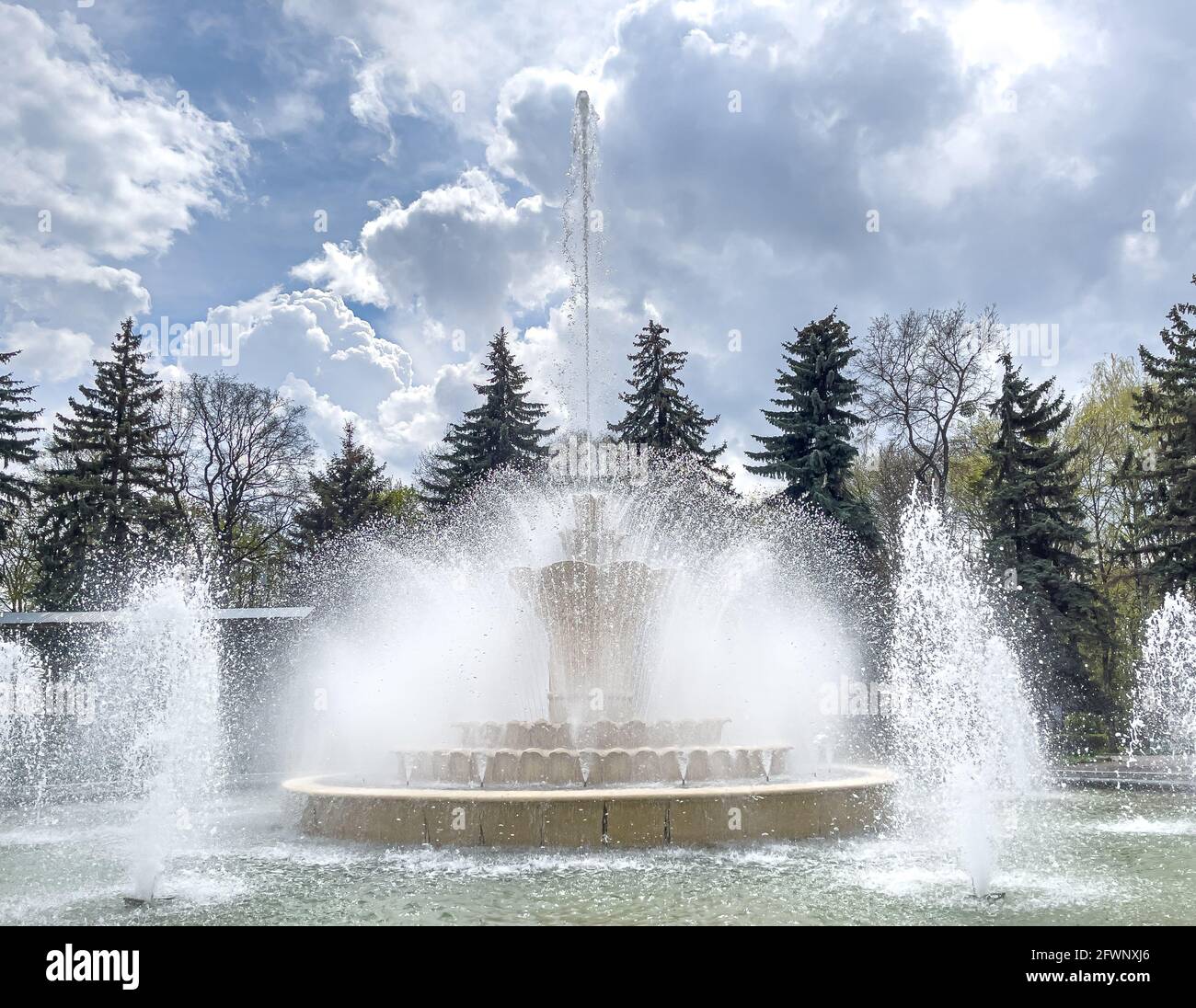 Fountain closeup large splashing hi-res stock photography and images ...