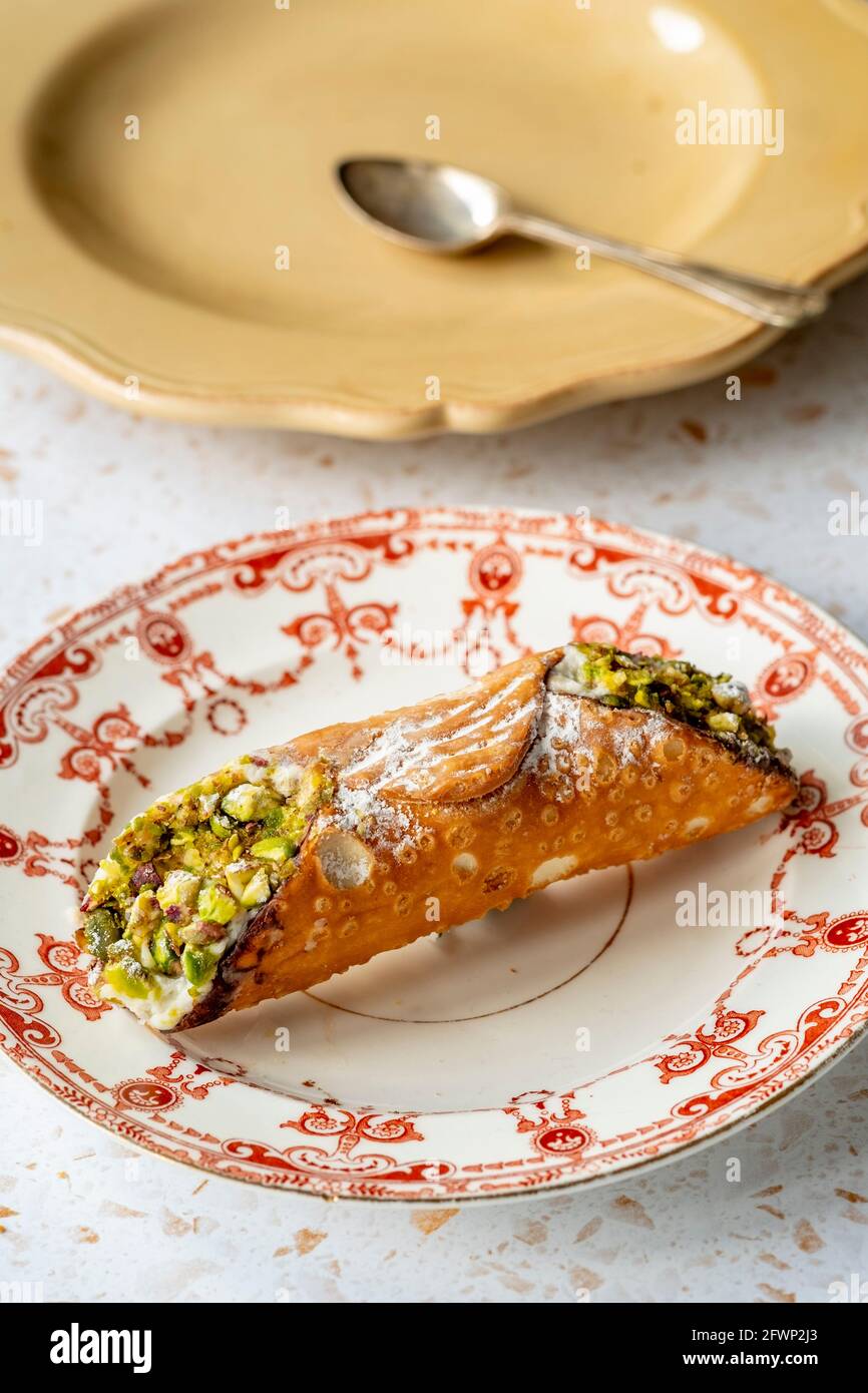 Sicily food cannoli hi-res stock photography and images - Alamy