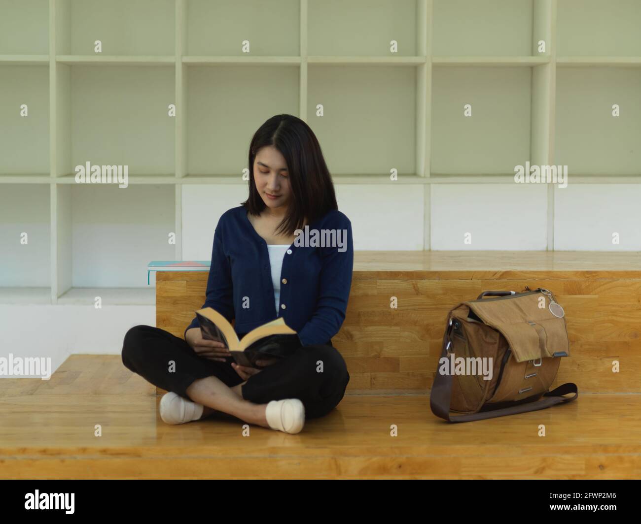 Reading corner hi-res stock photography and images - Alamy