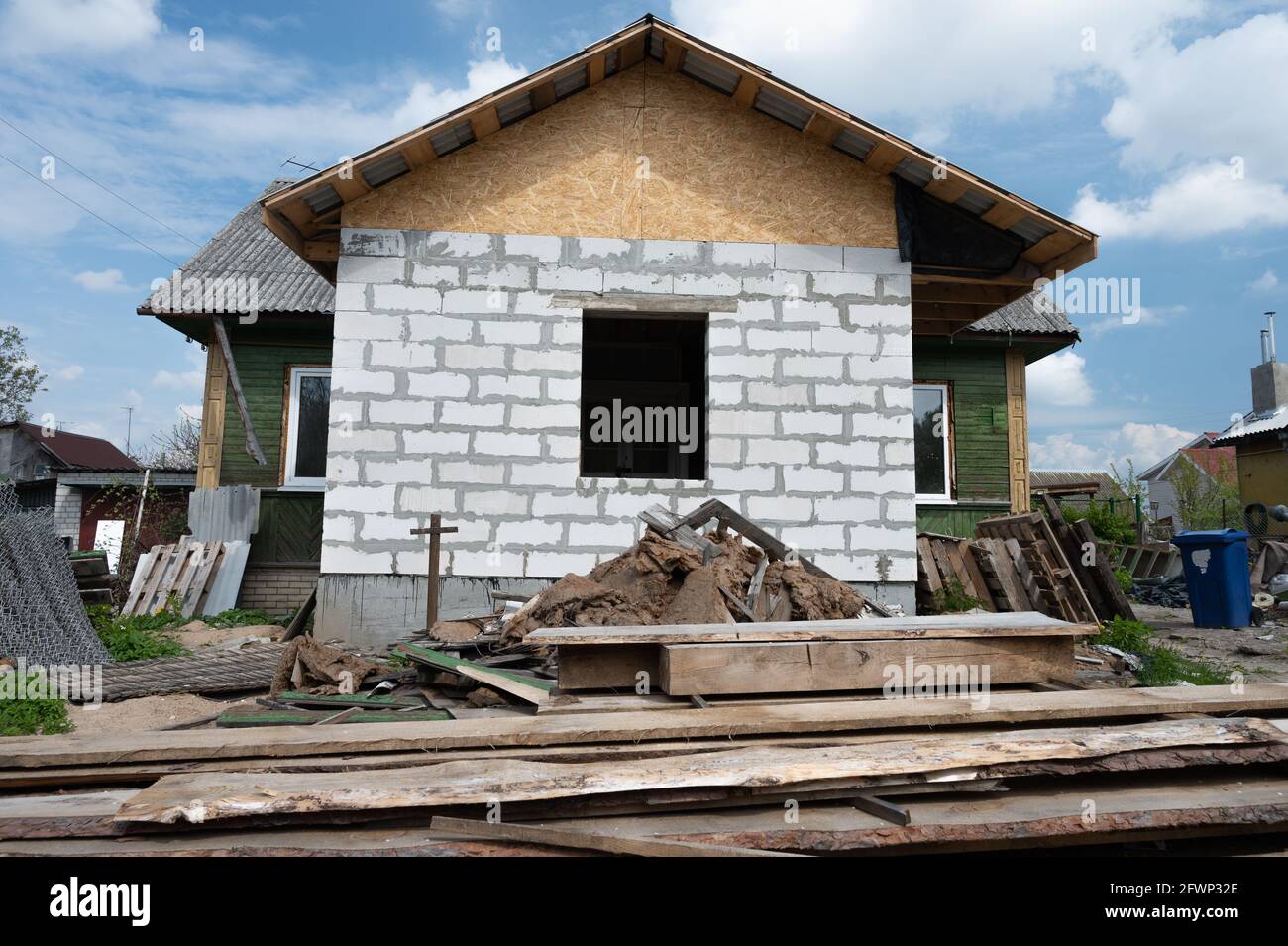 Extension from foam blocks to a residential building Stock Photo - Alamy
