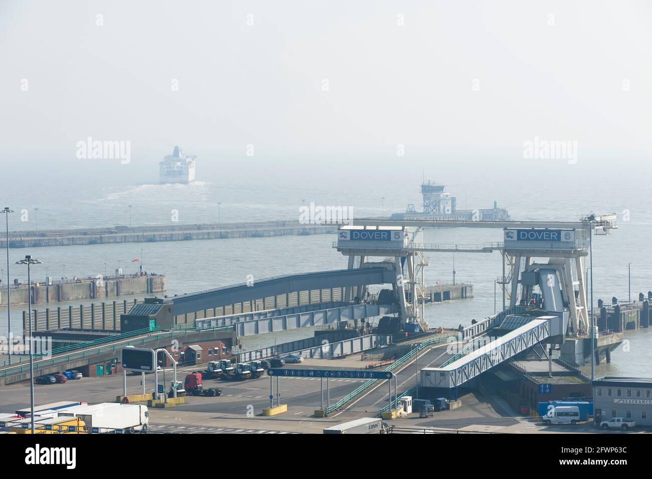 Dover eastern docks hi-res stock photography and images - Alamy