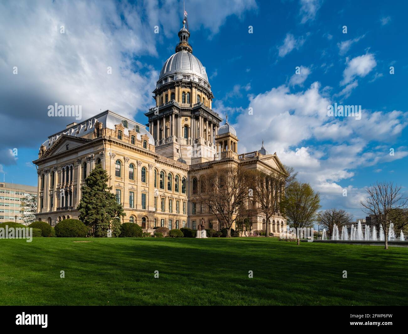 State Capitol of Illinois in Springfield Stock Photo - Alamy