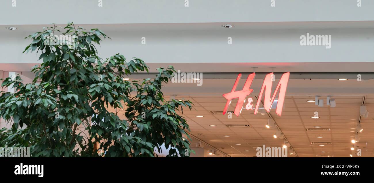 Hm Storefront High Resolution Stock Photography and Images - Alamy