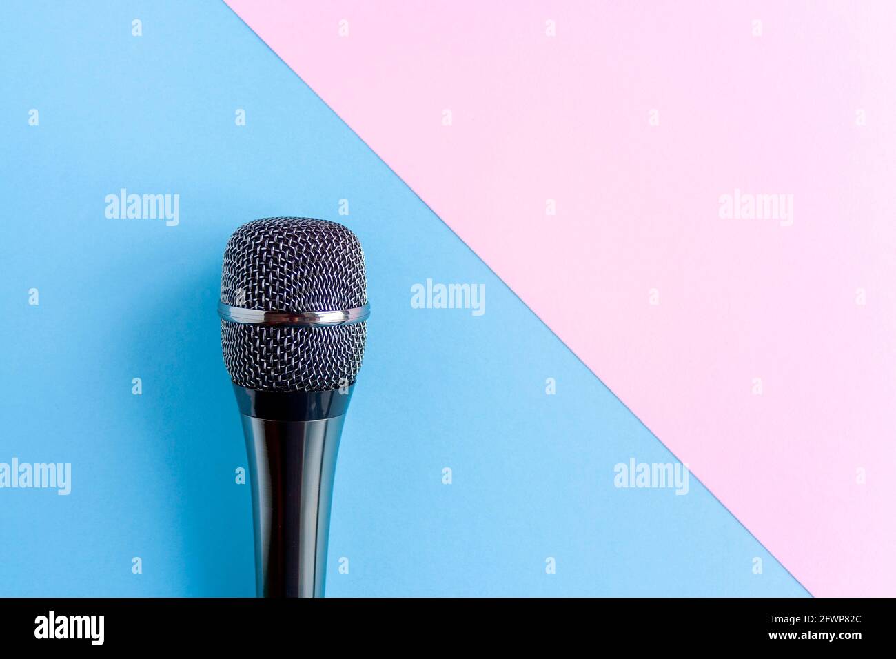 micro close up top view sing vocal Stock Photo - Alamy