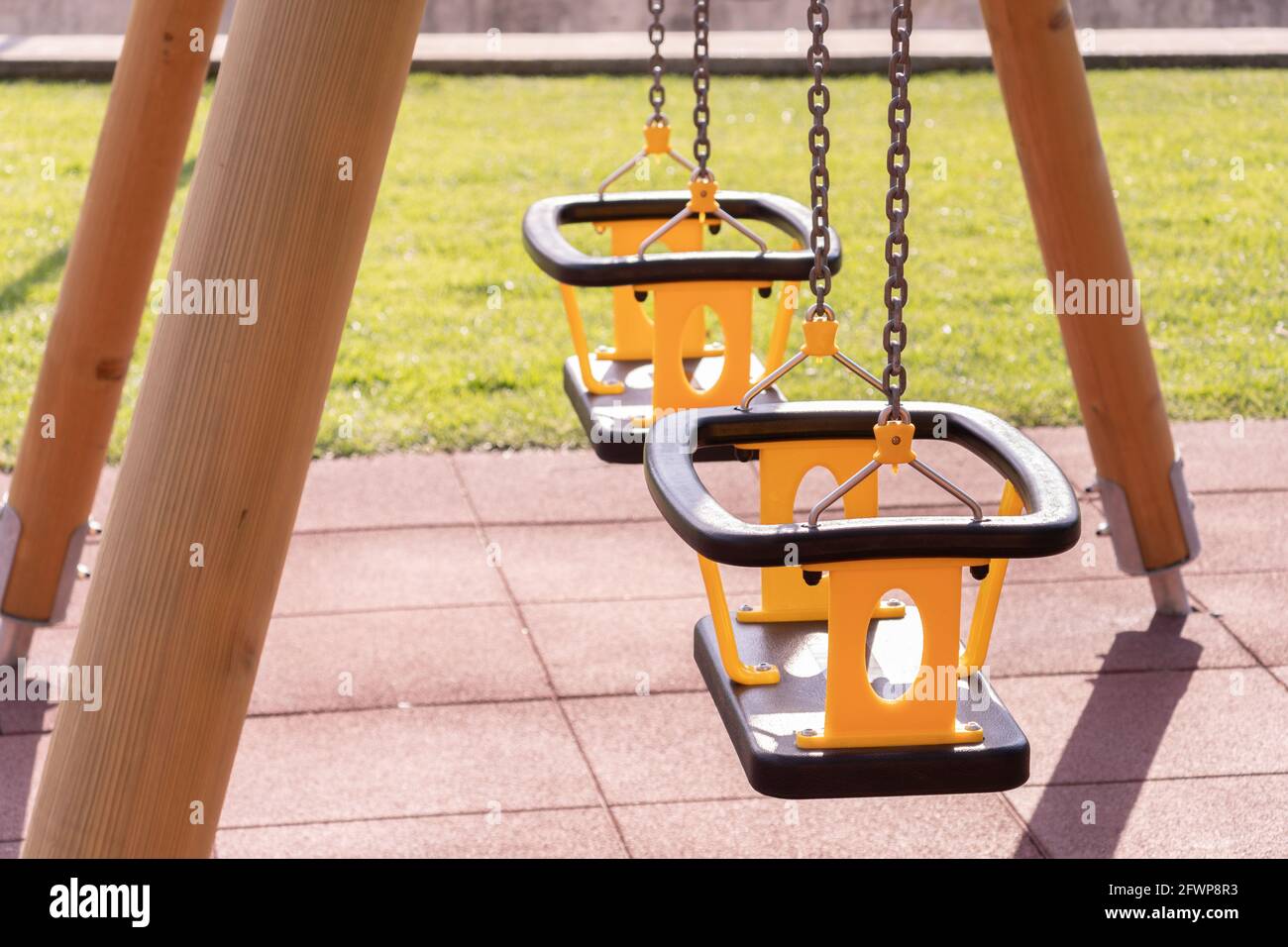 Vertical shot swings in hi-res stock photography and images - Alamy