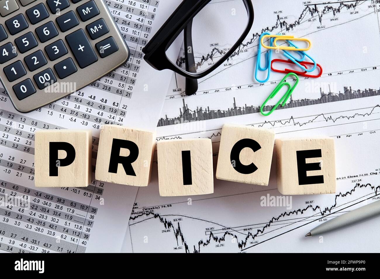 Business pricing chart hi-res stock photography and images - Alamy