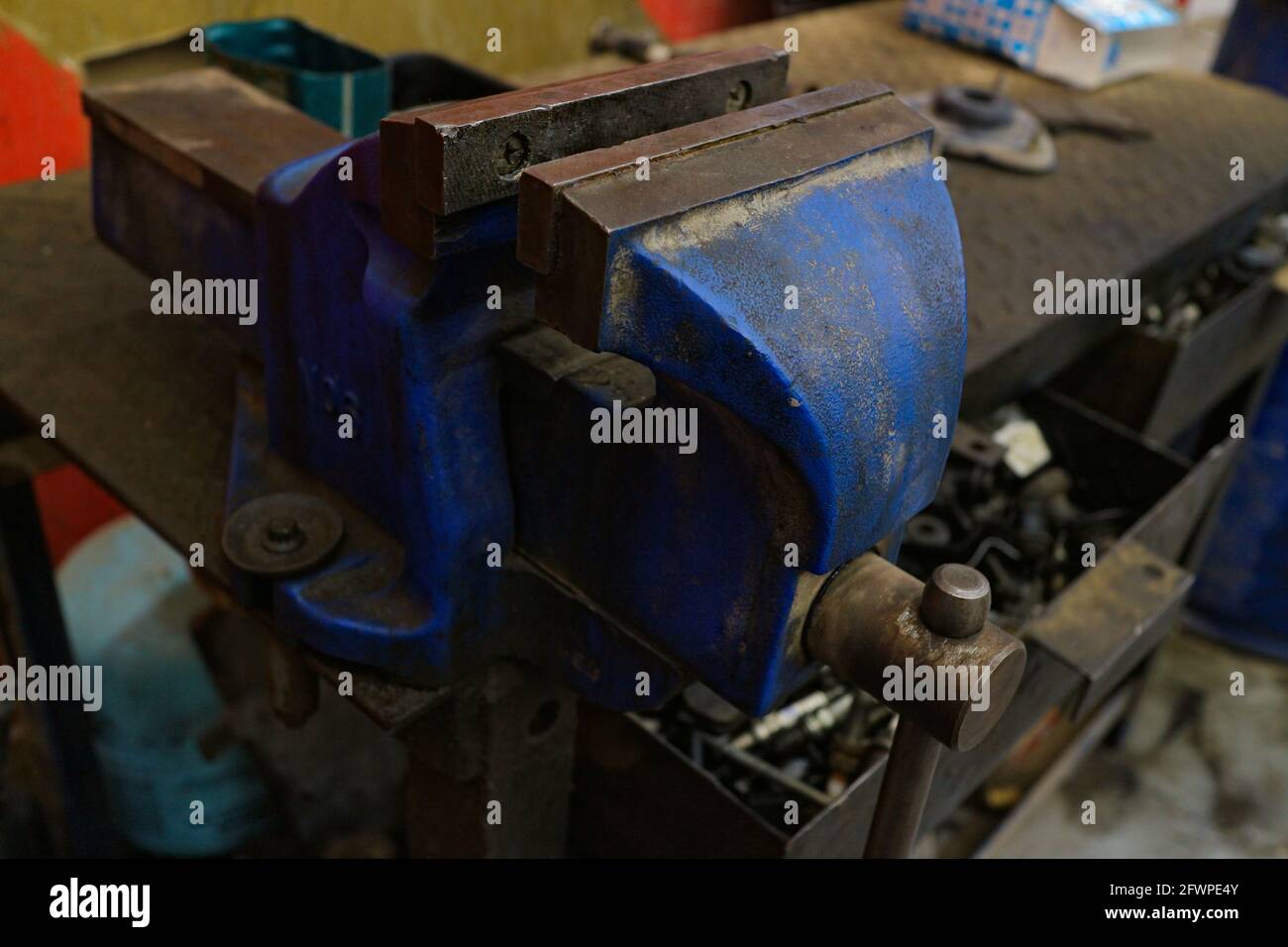 Kuwait City – Kuwait – April 15, 2021: Blue industrial table top vice ...