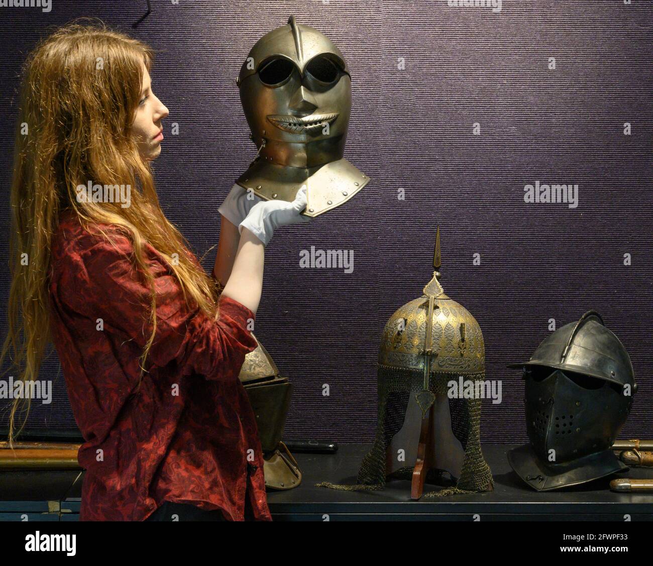 Close helmet savoyard type hi-res stock photography and images - Alamy