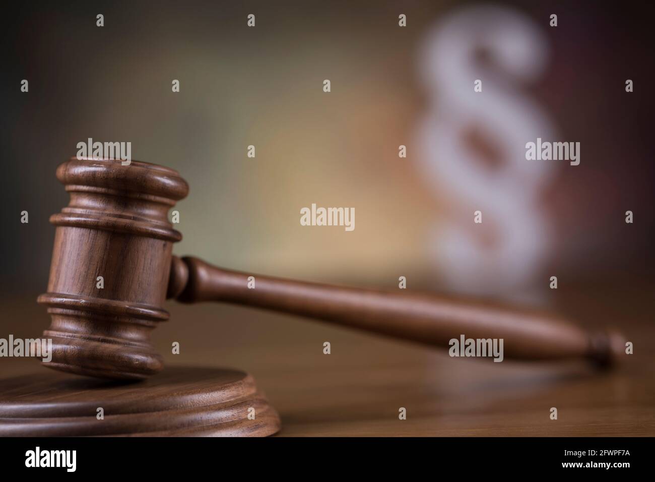 Paragraph background, Law theme, mallet of the judge Stock Photo - Alamy