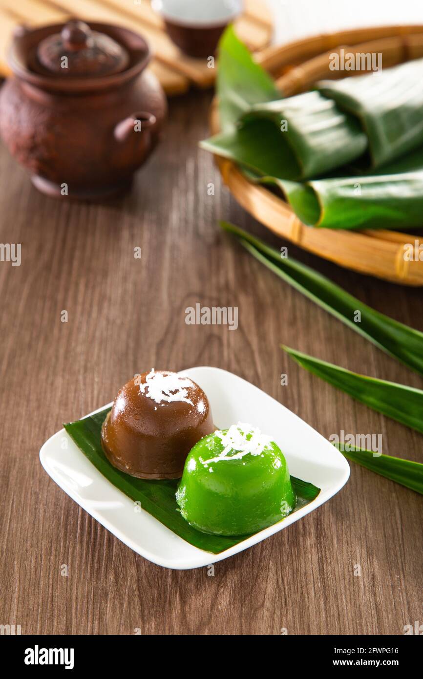 Kuih kosui hi-res stock photography and images - Alamy