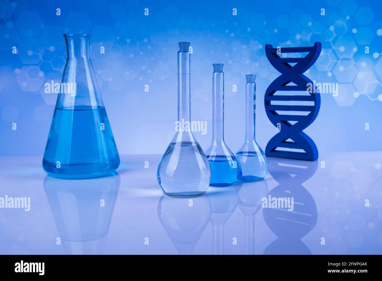 Dna, Glassware, Laboratory beakers,Science experiment Stock Photo - Alamy