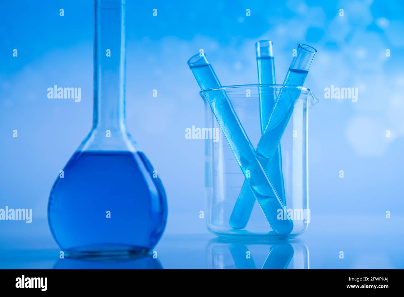 Glassware, Laboratory beakers,Science experiment Stock Photo - Alamy
