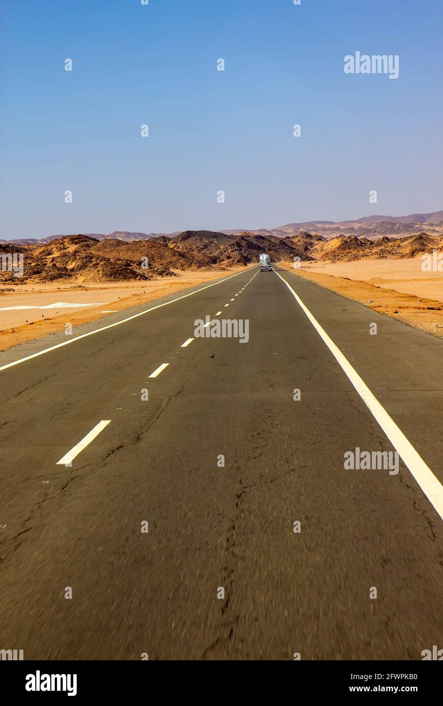 Egypt sahara desert road hi-res stock photography and images - Alamy