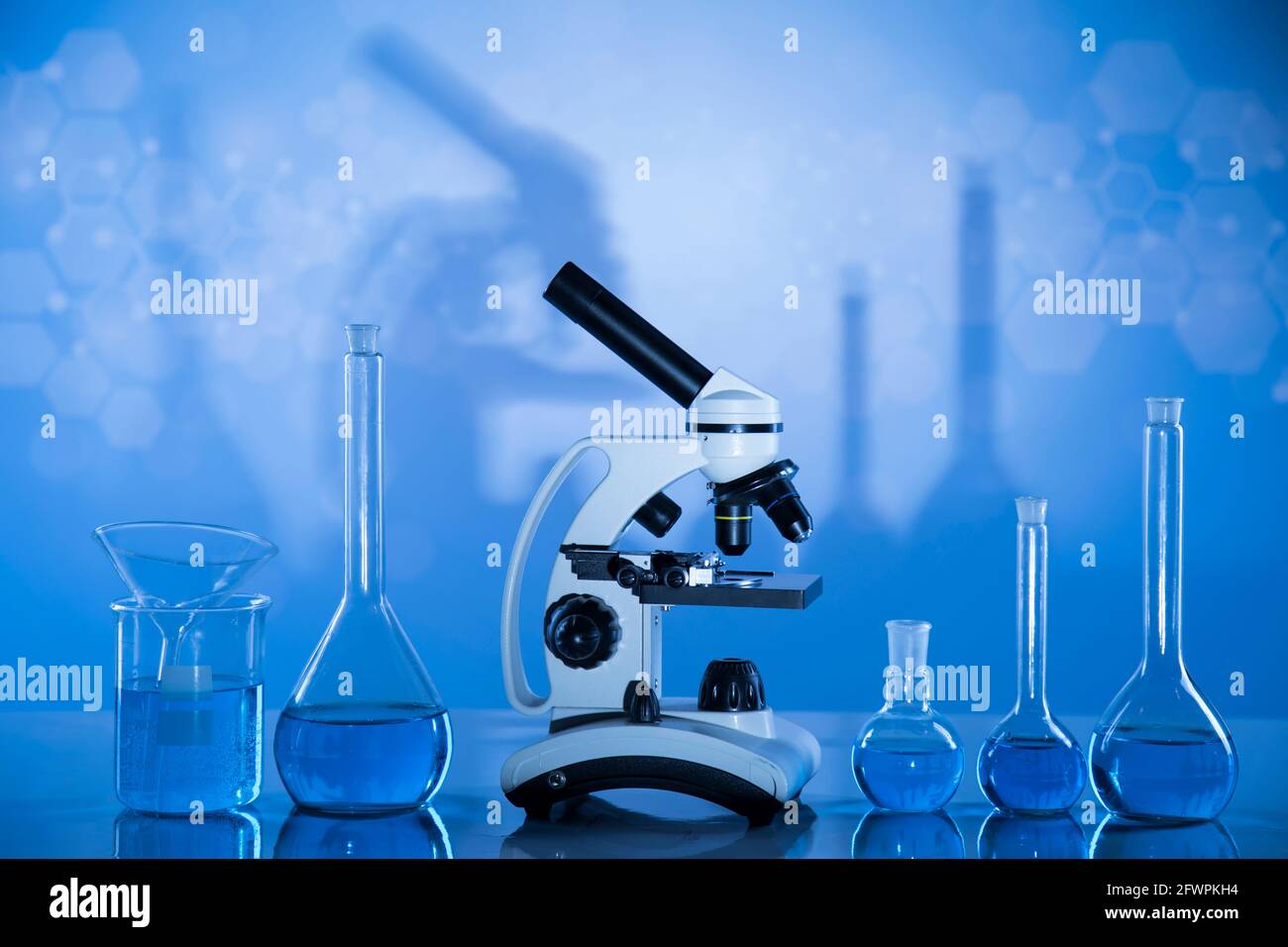 Glassware, Laboratory beakers,Science experiment Stock Photo - Alamy