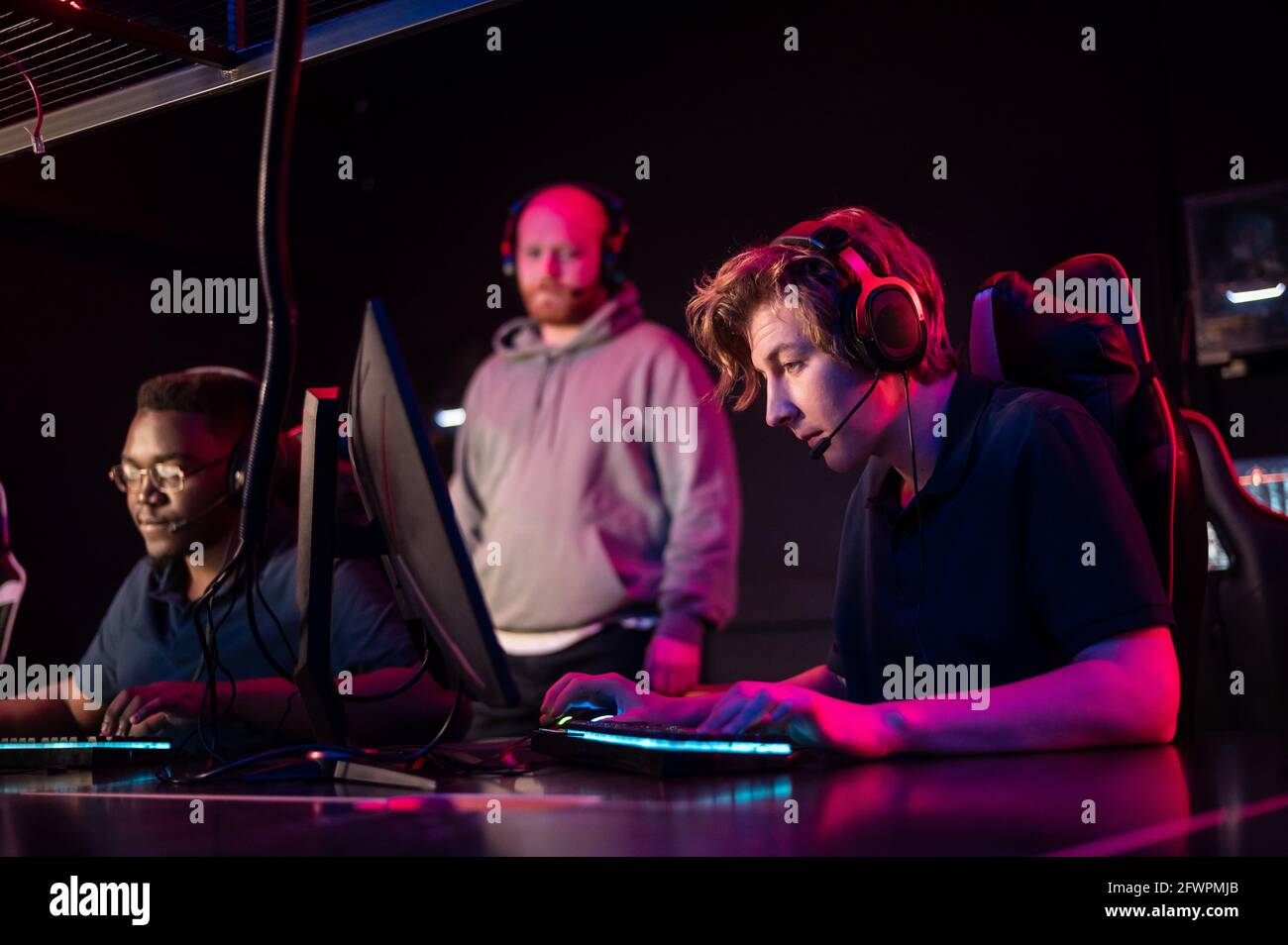 Dota 2 tournament hi-res stock photography and images - Alamy
