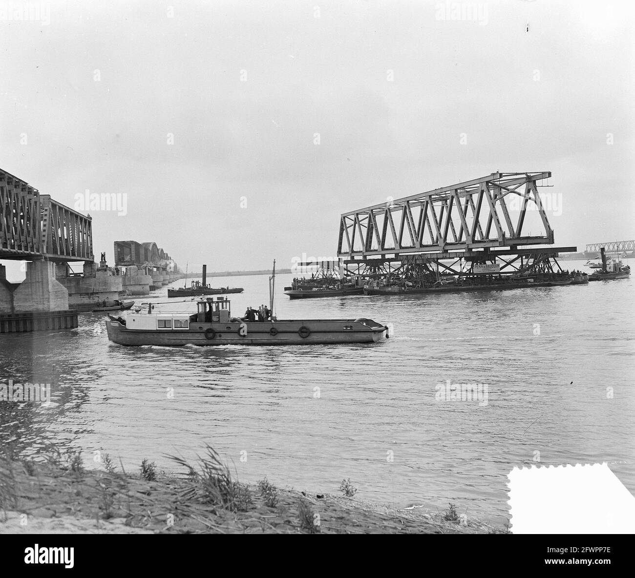 Moerdijk bridge install span hi-res stock photography and images - Alamy