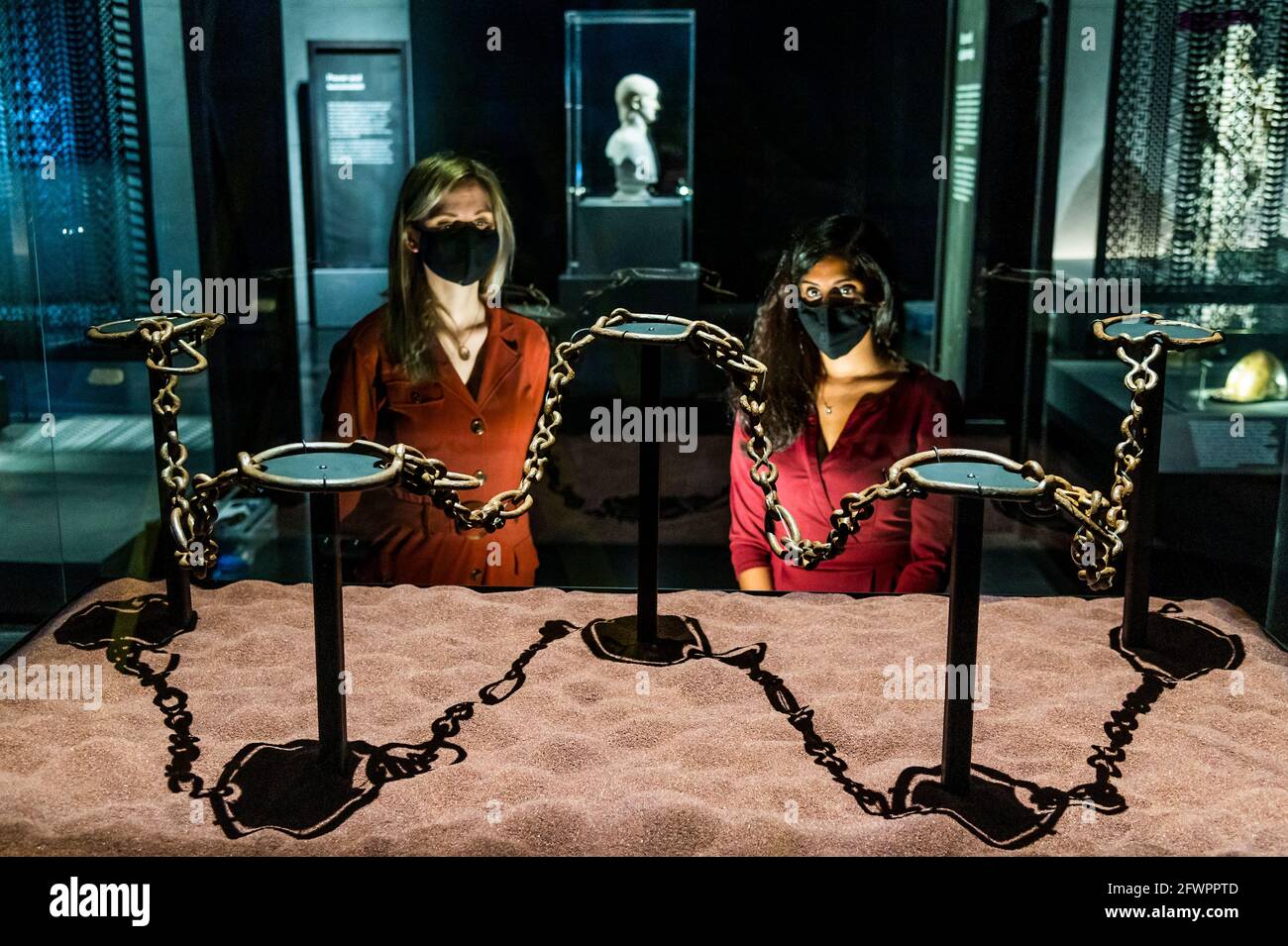 100 objects british museum hi-res stock photography and images - Alamy