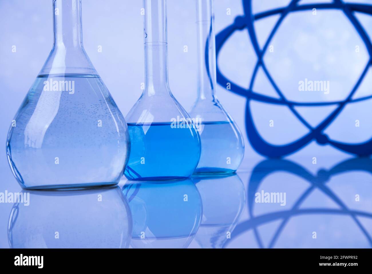 Glassware, Laboratory beakers,Science experiment Stock Photo - Alamy