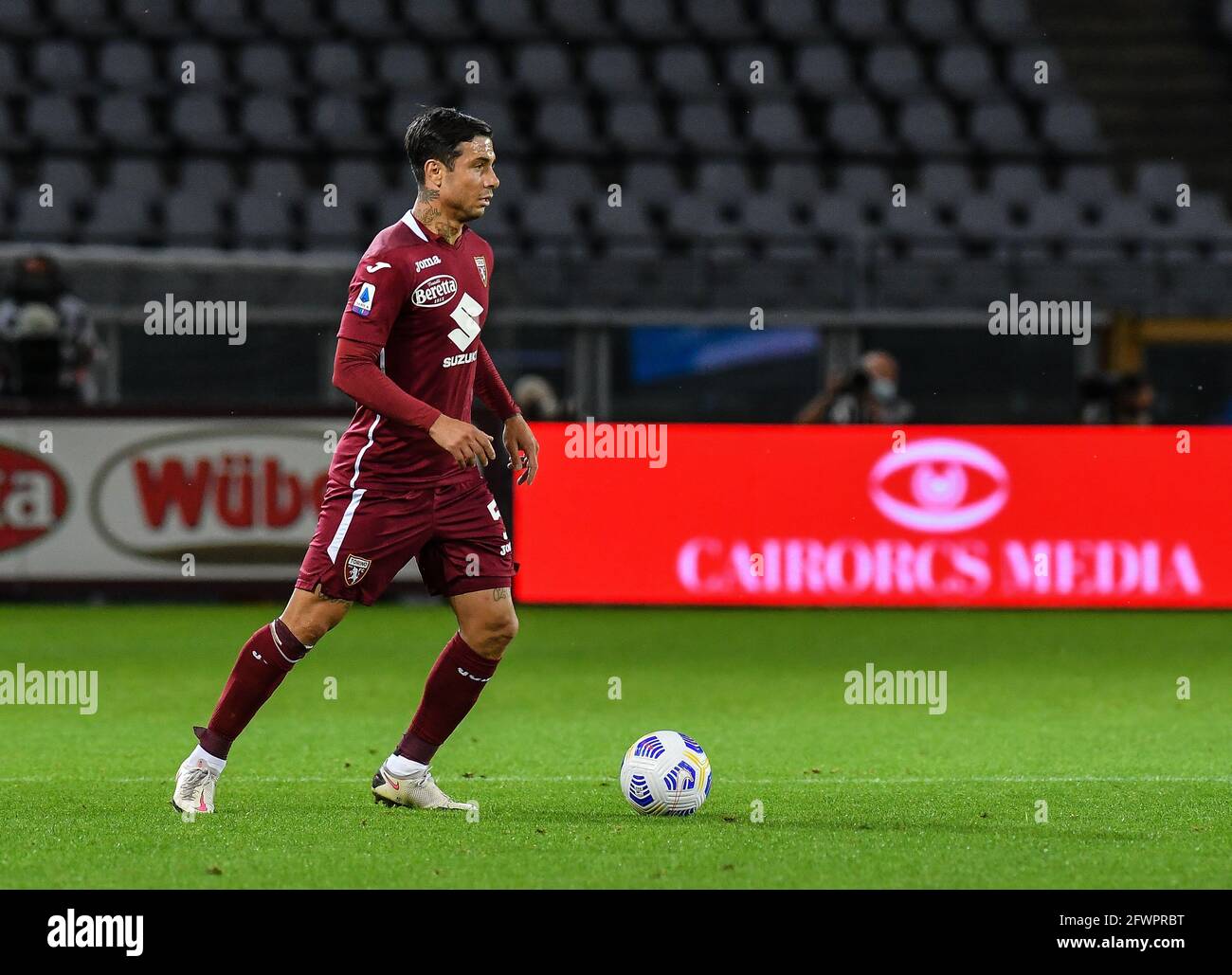 Armando Izzo of Torino FC in action during the Serie A 2020/21 match ...